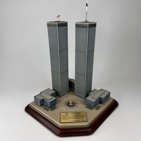 The Danbury Mint | Accents | Danbury Mint Twin Towers 91 Commemorative ...